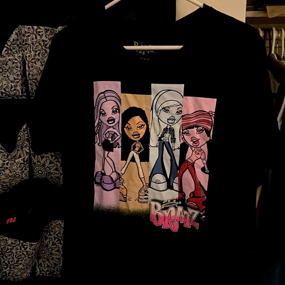 Hot Topic | Tops | Bratz Shirt | Poshmark